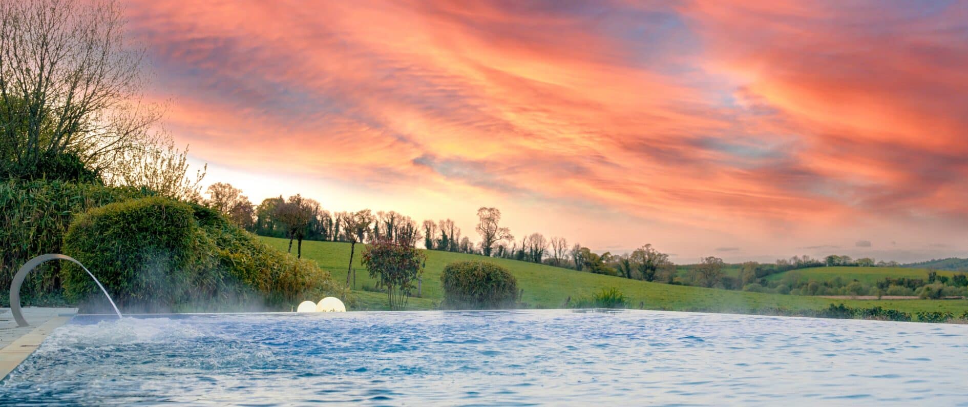 Contact Us | Contact Details | Farnham Estate Resort